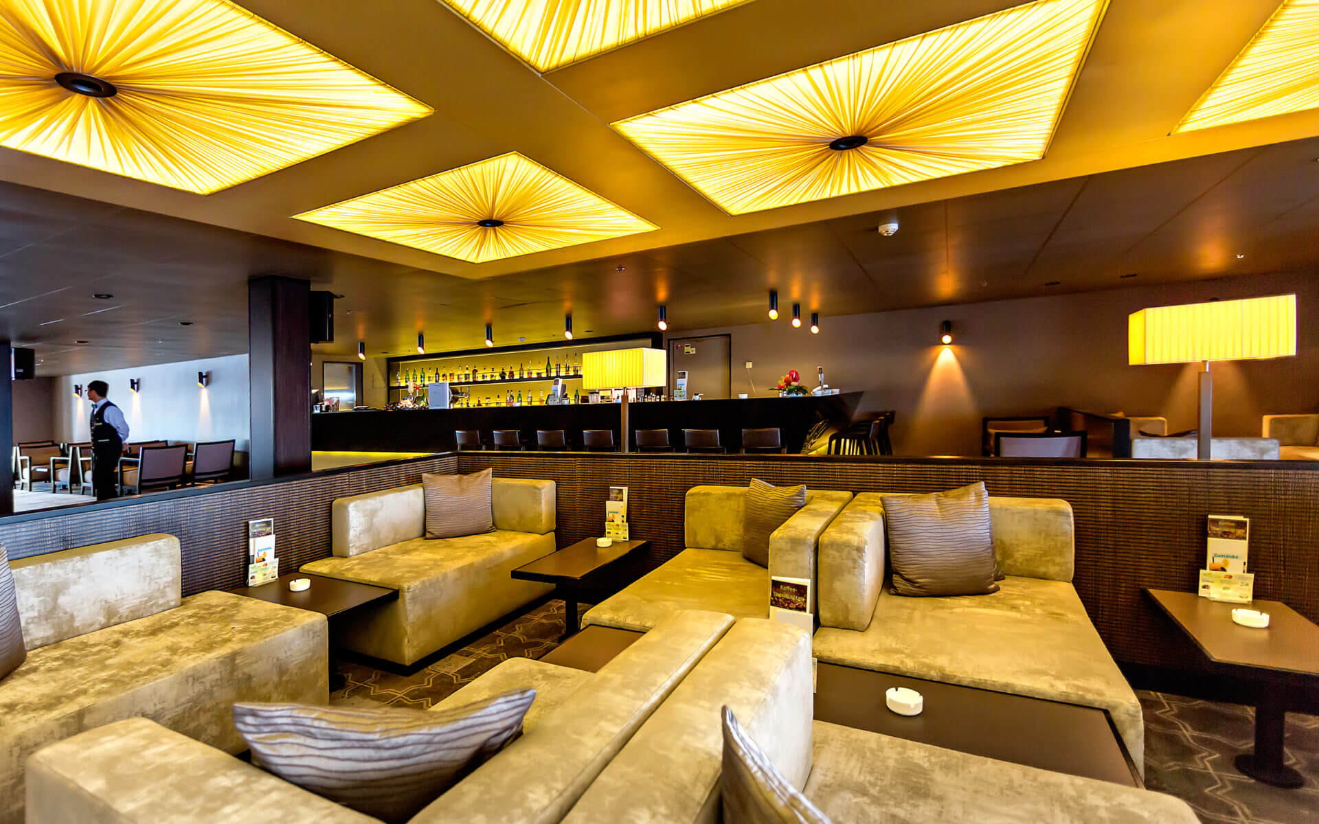 Kreuzfahrtschiffe | GEHR - Yacht and Aircraft Interior